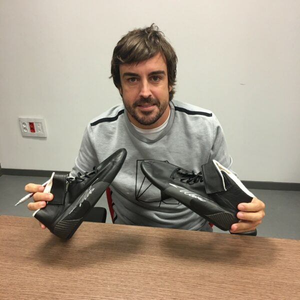 Firma Fernando Alonso archivos - Museo y Circuito Fernando Alonso